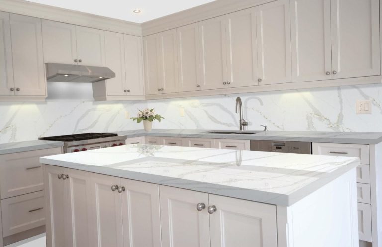 Calacatta Imperiale Quartz – Quartz Surface with Bold Veining